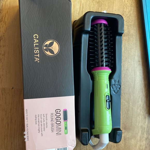 Calista | Hair | Go Go Mini Round Brush | Poshmark